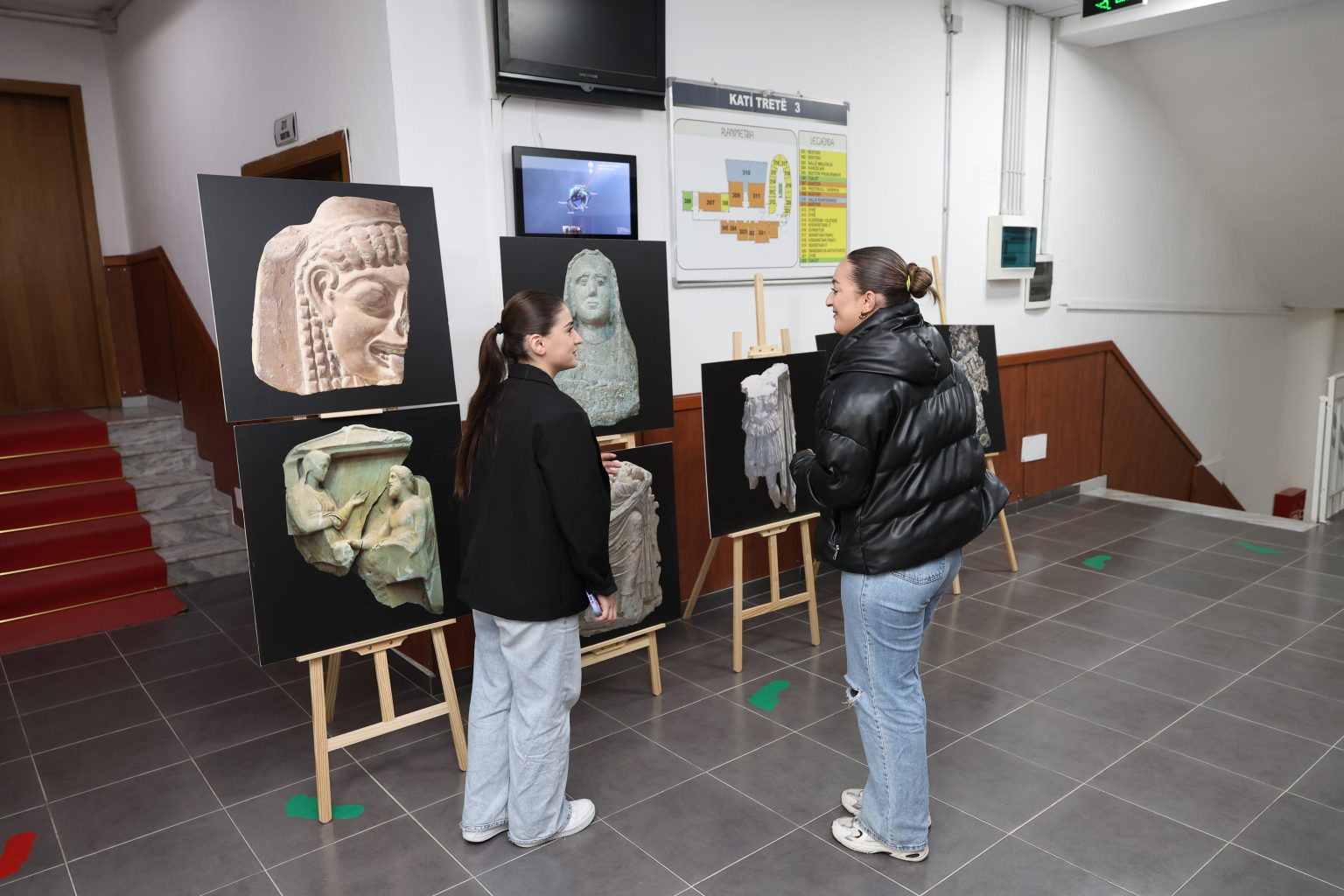 Ekspozita që risjellin historinë dhe identitetin e Durrësit – pjesë e ...